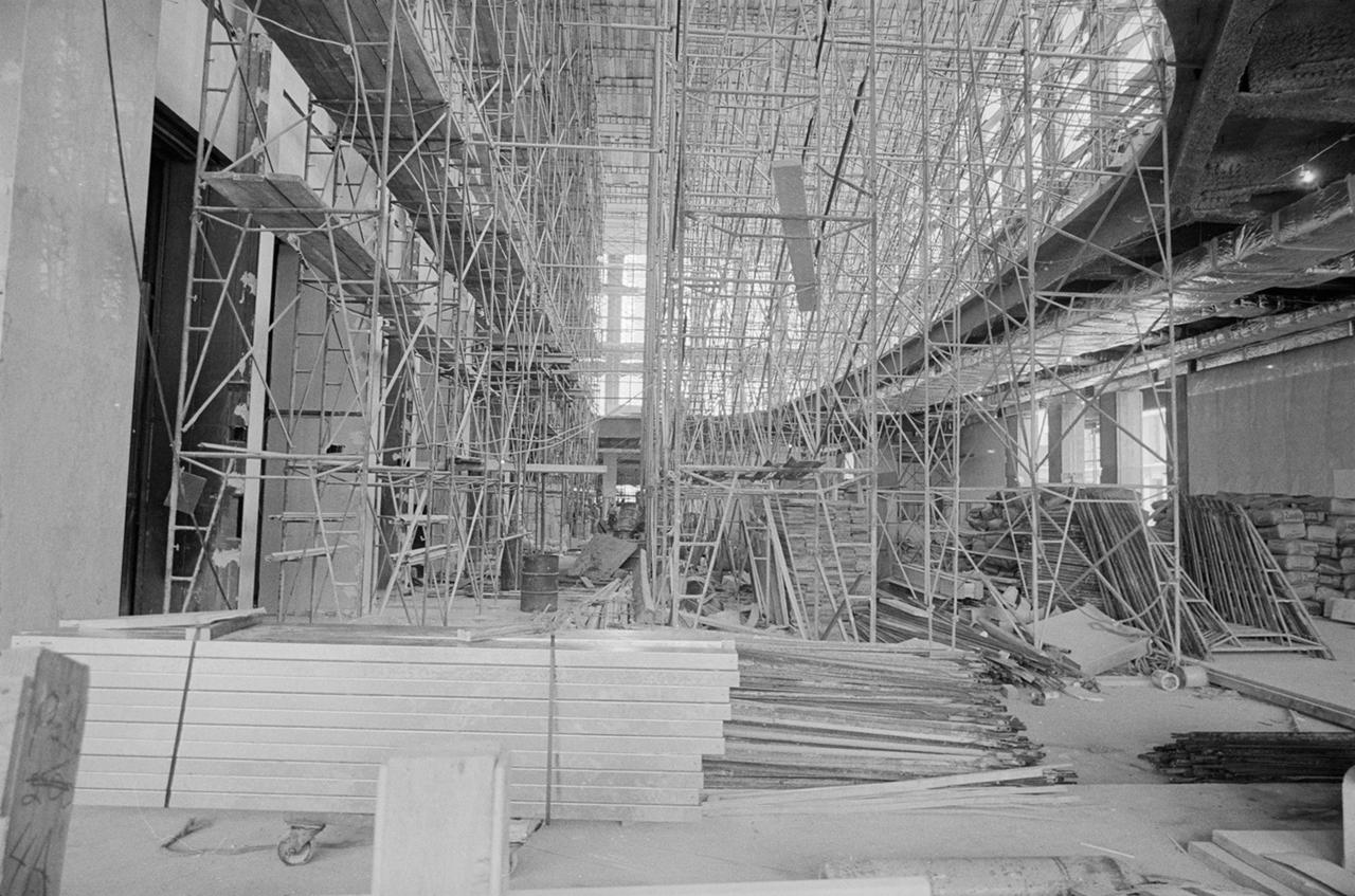 Building the World Trade Center Lobby - NYC in 1971